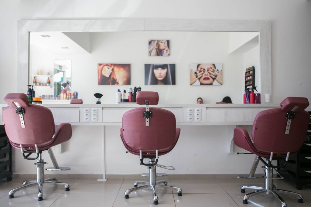 12 Tips for Choosing the Best Salon Equipment for Your Space - Salon ...
